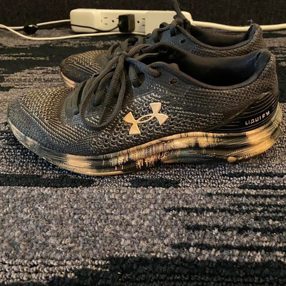 Very Pretty Under Armor Sneakers! Incredible Color An… - Gem